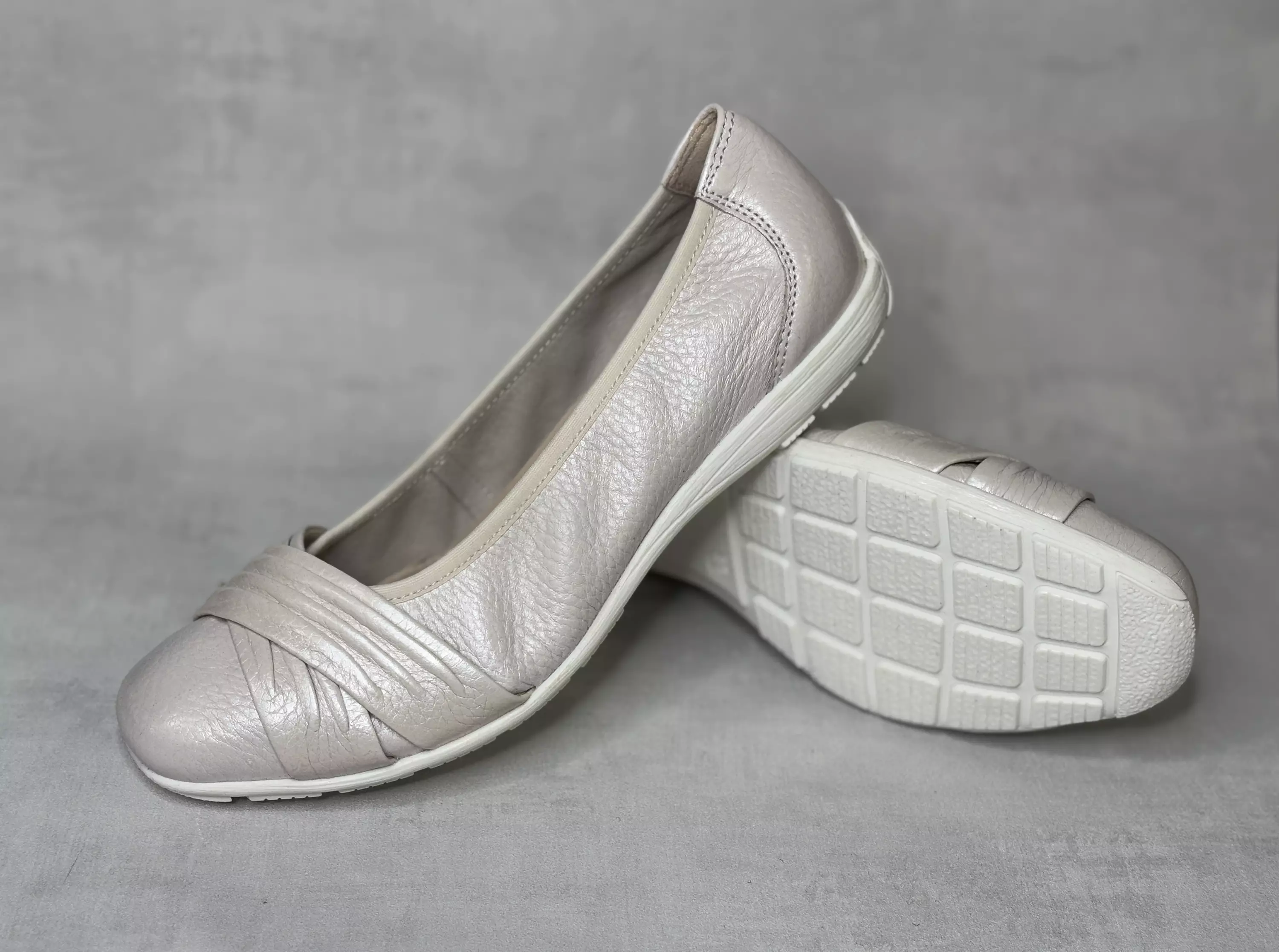 Caprice 22117-44-131 ballerina Helmiäinen peurannahkainen ballerina - Kenkämaailma verkkokauppa