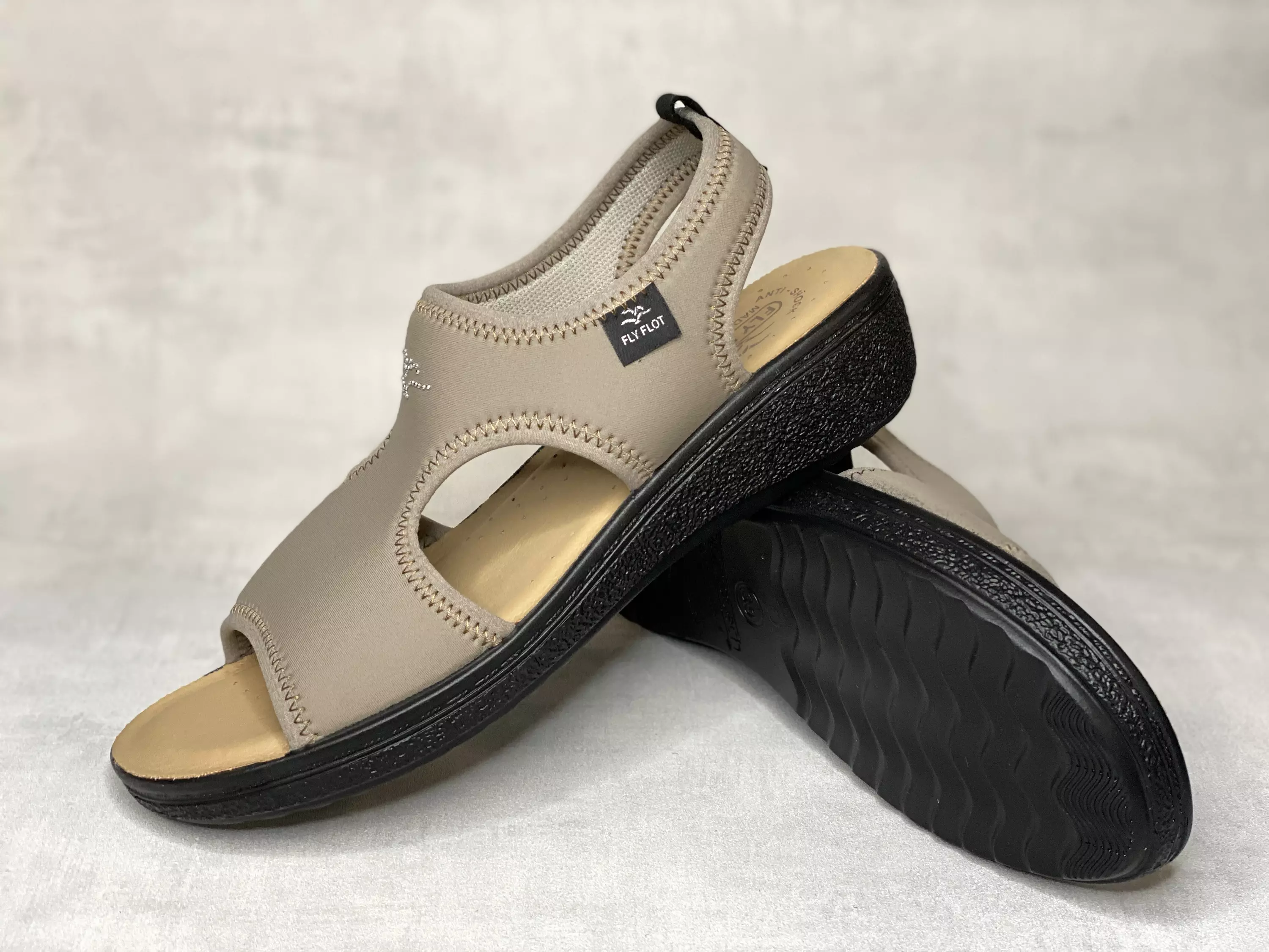 Fly Flot Stretch sandaali pikkustrassi Taupe stretch sandaali ...